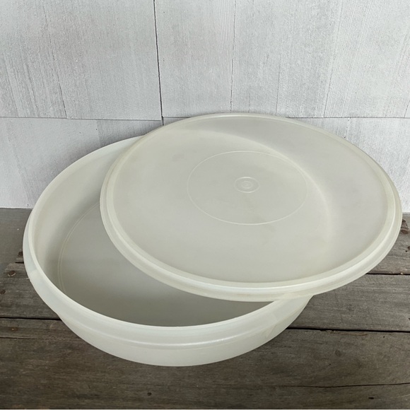 Tupperware | Kitchen | Tupperware Vintage Sheer 2 Round Pizza Pie ...